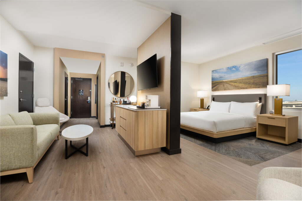 Deluxe Junior Suite - The Moran Hotel